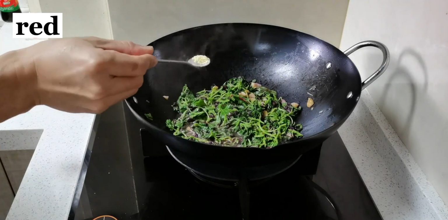 Red spinach recipe_Sauteed Red Spinach with Garlic - Cook Chinese Foods