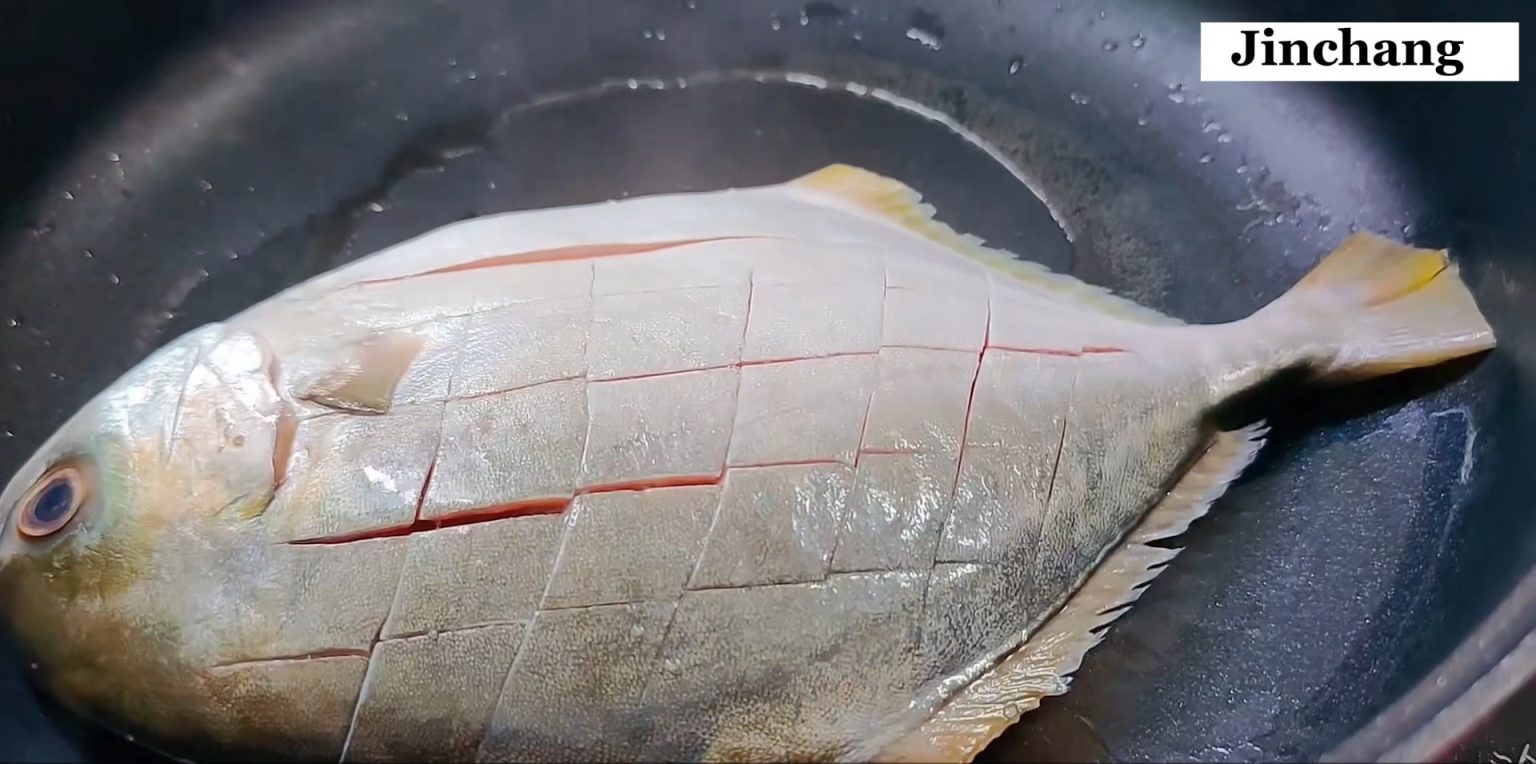 Golden pomfret fish_Fried Jinchang Fish - Cook Chinese Foods