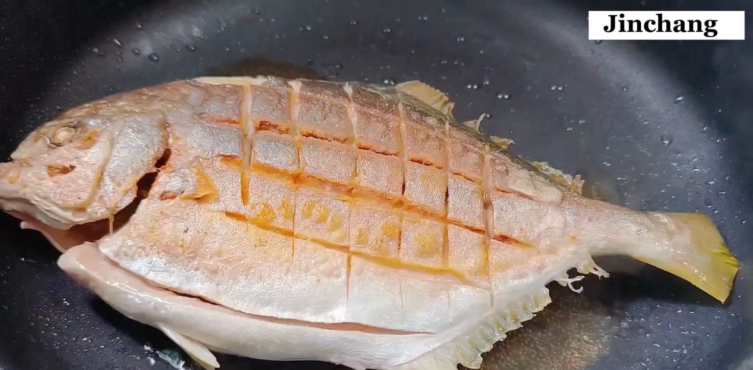 Golden pomfret fish_Fried Jinchang Fish - Cook Chinese Foods